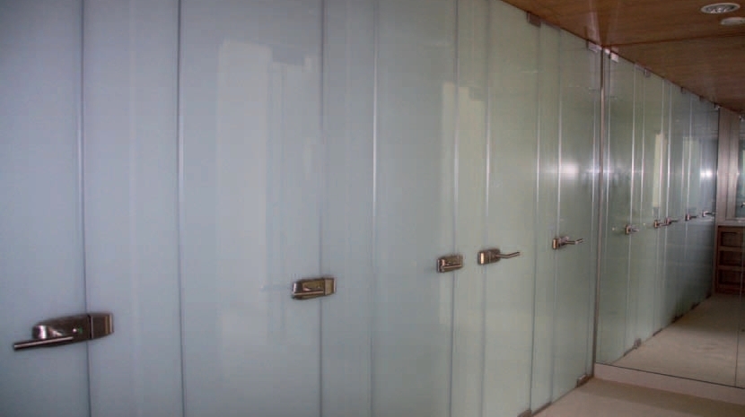 Trimbelt-Max prezinta noul sistem de pereti despartitori WC Glass T